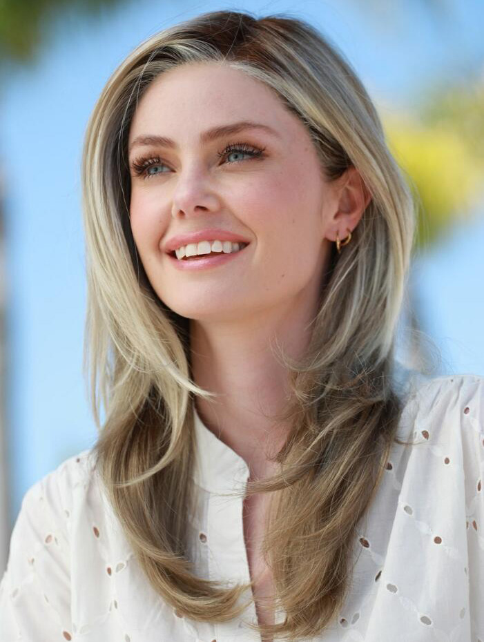 Straight 100% Hand-tied Synthetic Layered Fabulous Long Wigs